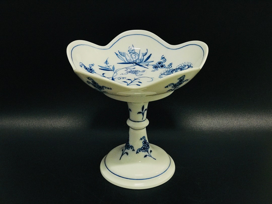 Meissen Porcelain Tazza With Hand Painted Blue Onion Decor, Round ...