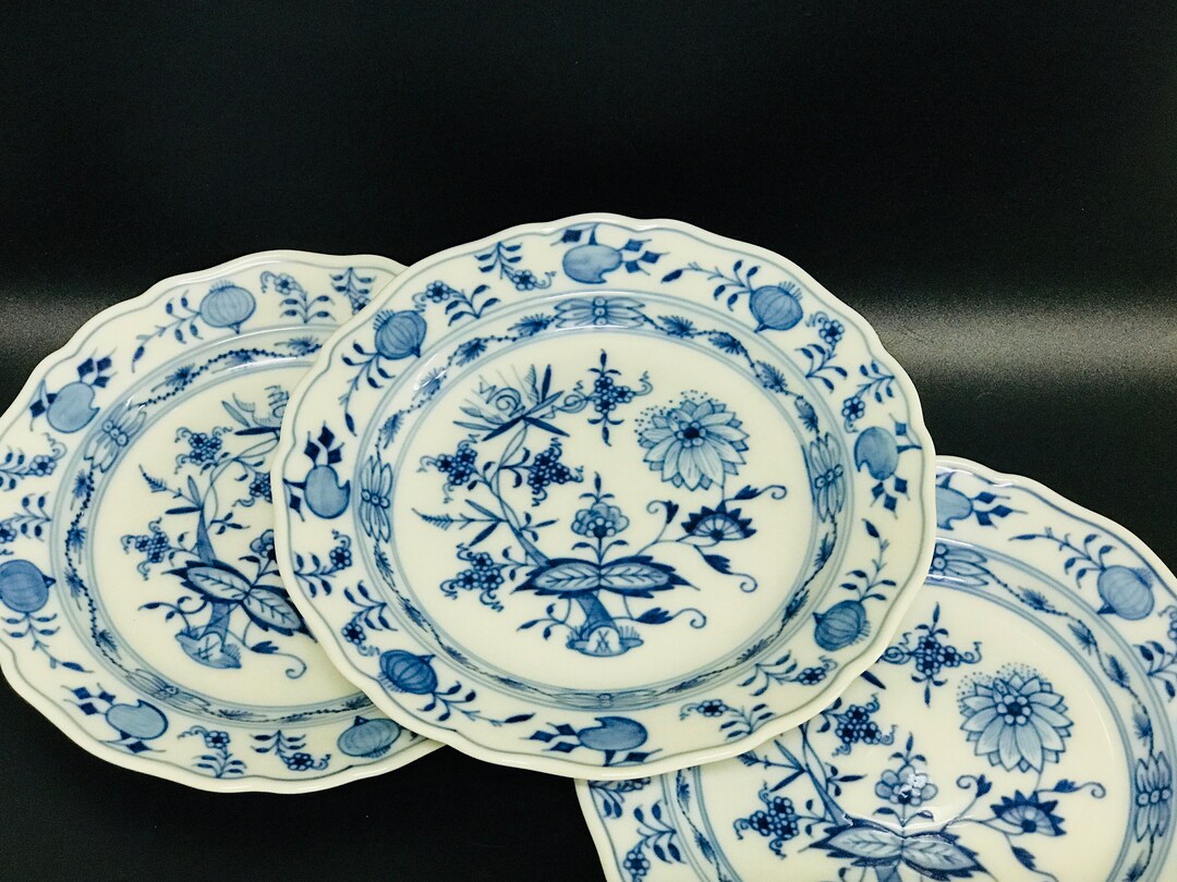 Meissen Porcelain Dessert Plates With Hand Painted Blue Onion Pattern ...