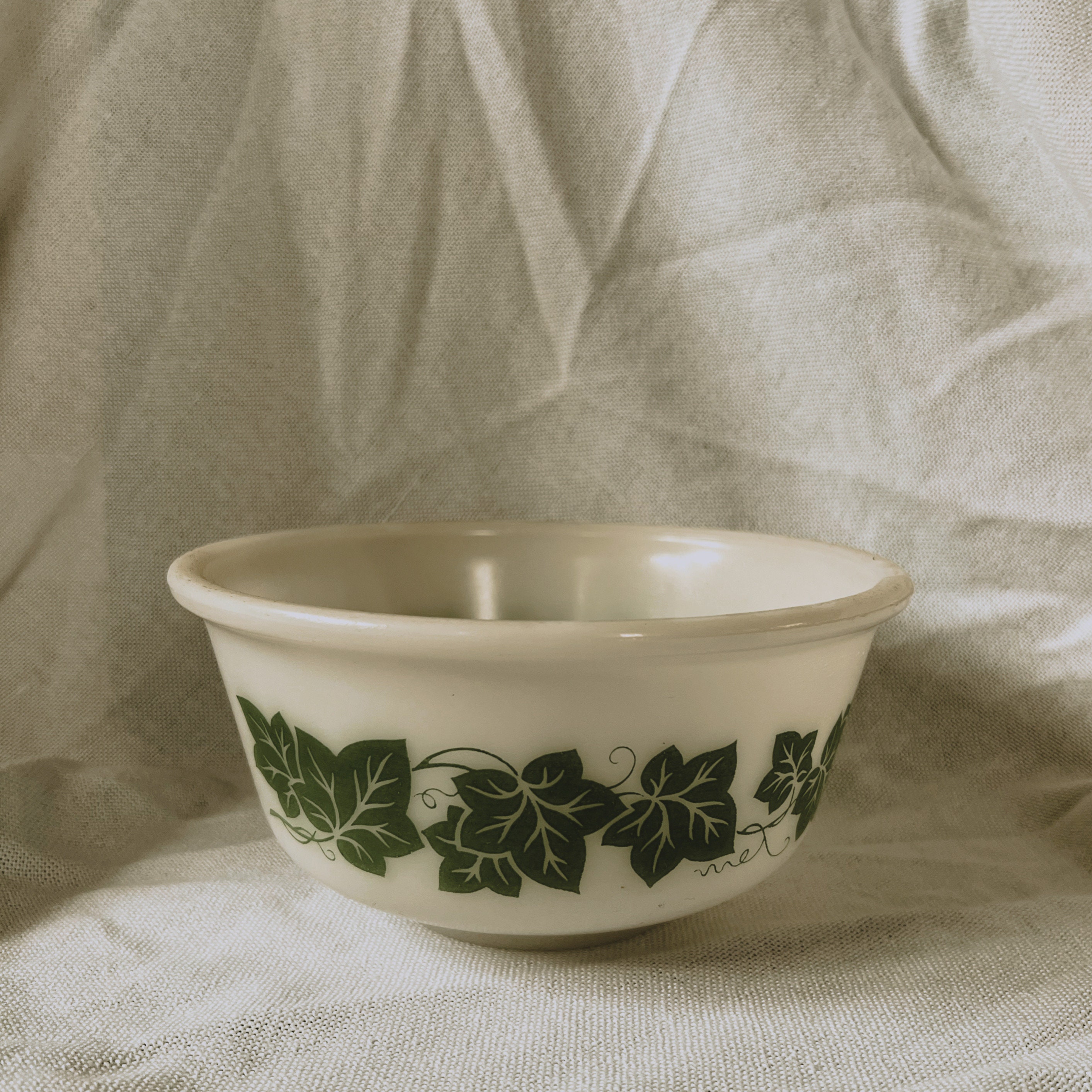 Vintage 1950's Hazel Atlas HA Milk Glass Mixing Bowl Green Ivy Leaf 7 ...