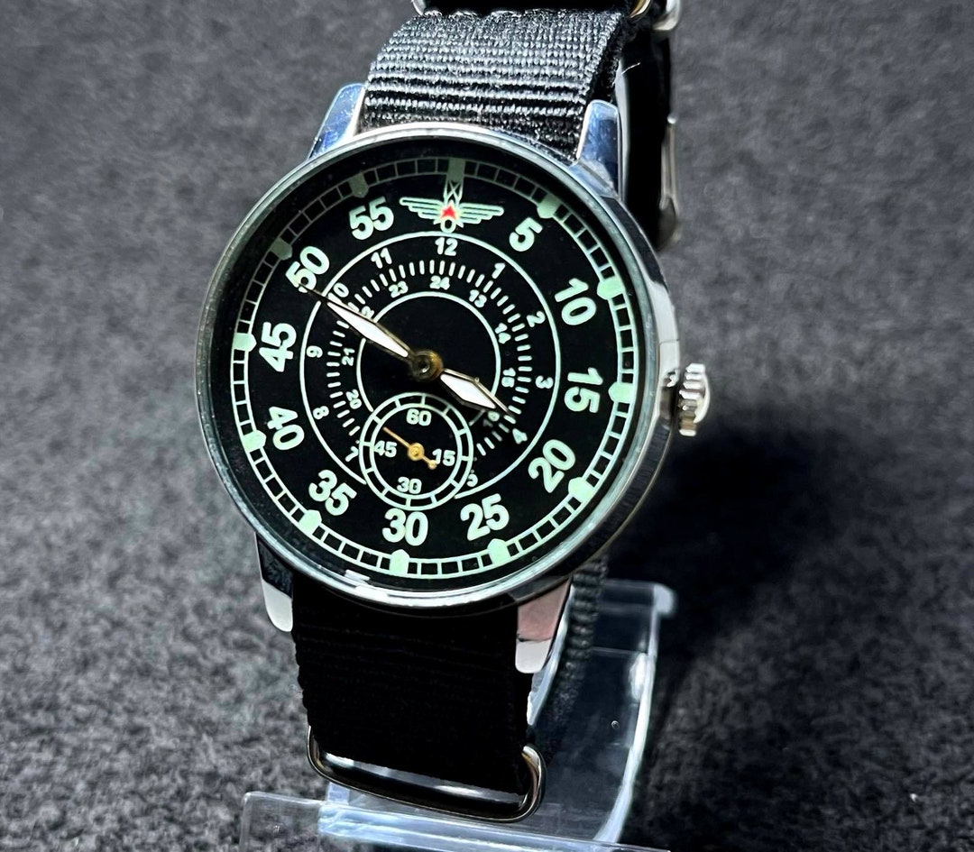 Men's Wristwatch POBEDA, Mechanical Soviet Watch, Vintage Pobeda ...