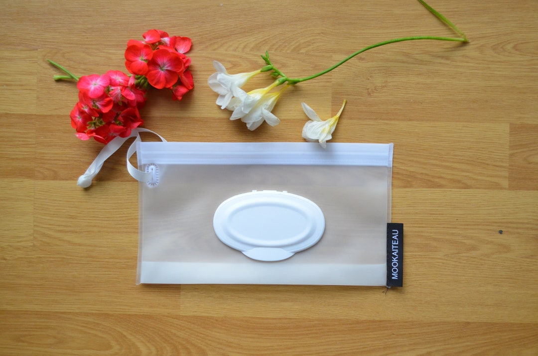 Refillable Wet Wipes Pouch // Mookaiteau - Etsy