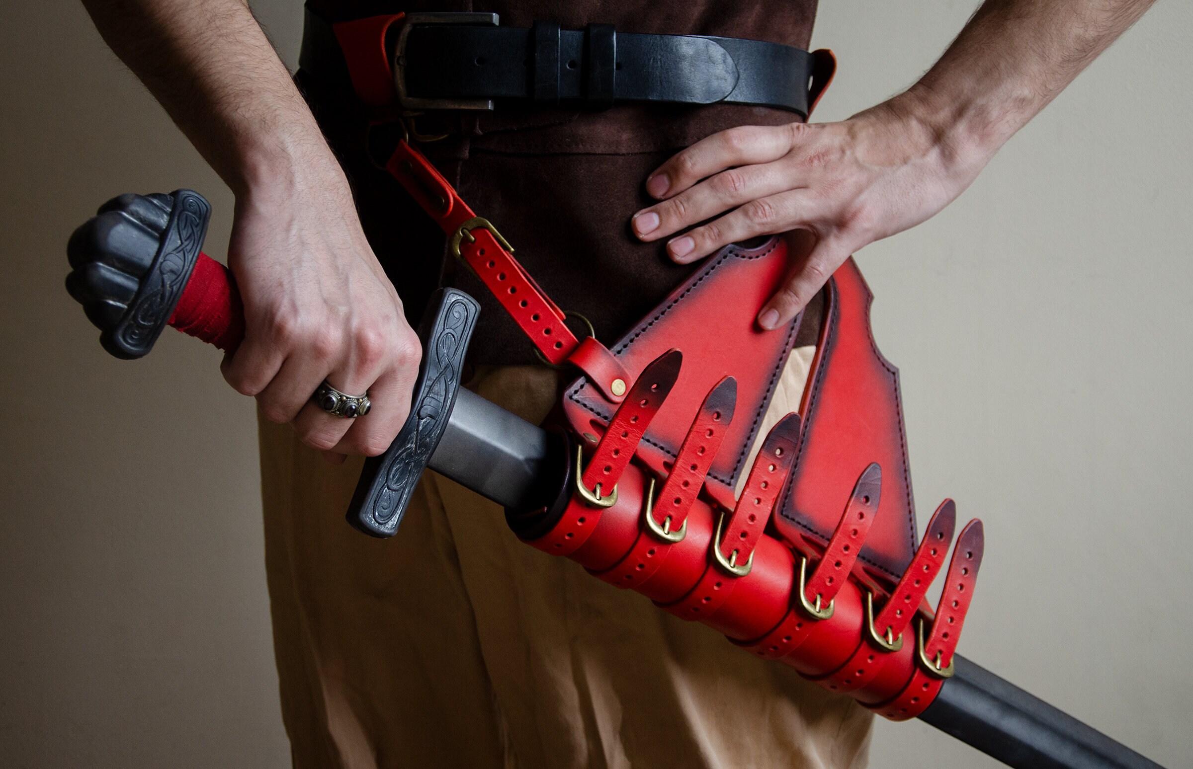 Red leather sword holder for LARP or medieval costume | Etsy