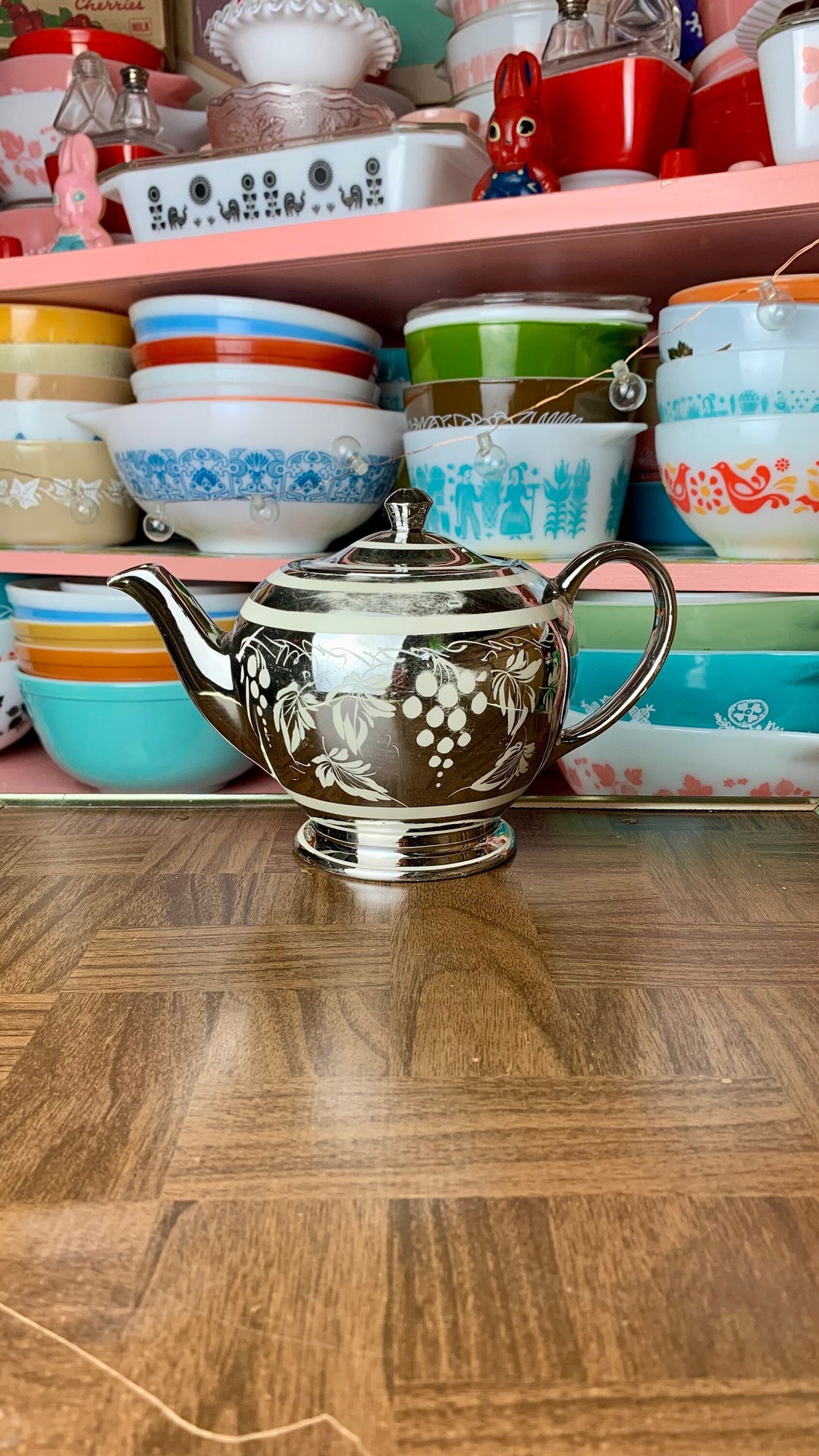 SEE DESCRIPTION Vintage Sadler Silver and White Teapot With Grape and ...