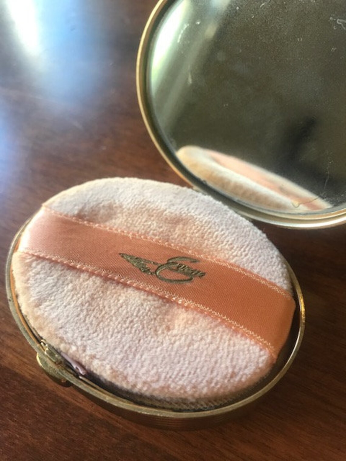 Vintage Evans Oval Gold Toned Powder Compact-white With Pink & - Etsy