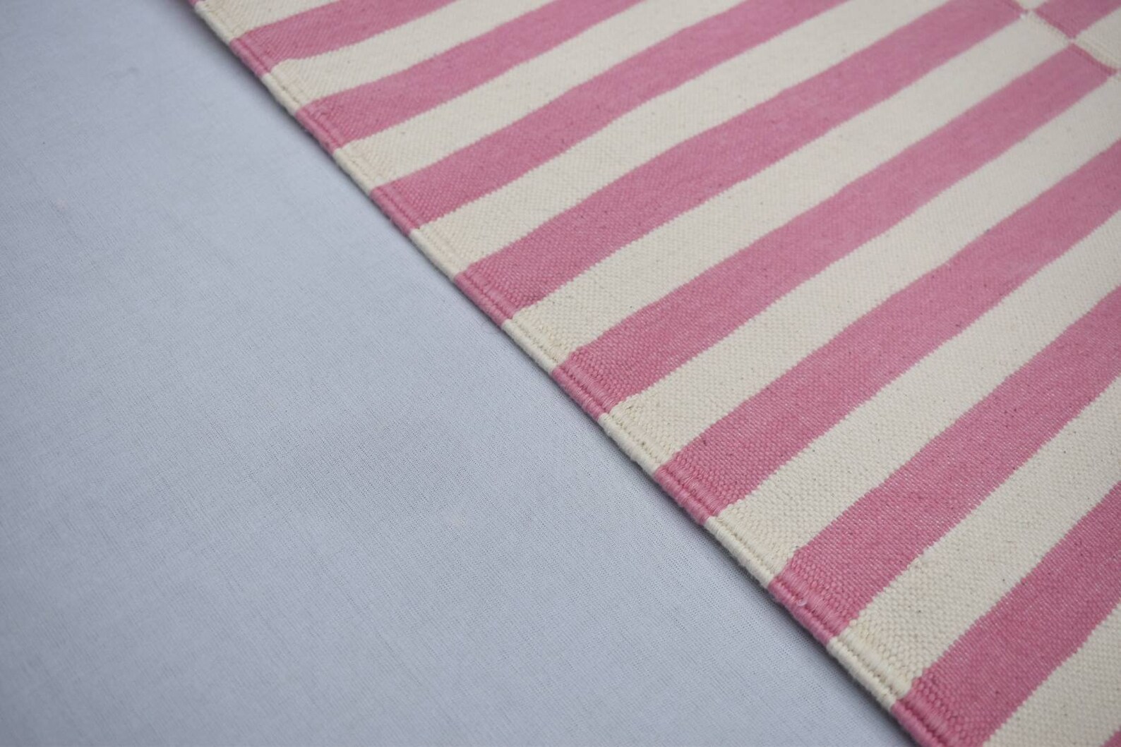 Alfombra cuadrada de color rosa claro tejido a mano rosa claro - Etsy ...