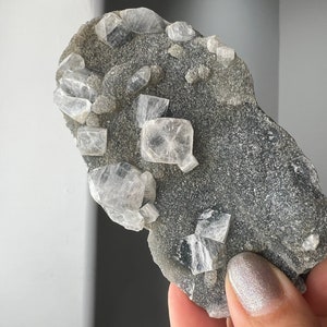 Raw Natural Crystal Stand White Apophyllite Stilbite Quartz Brass ...