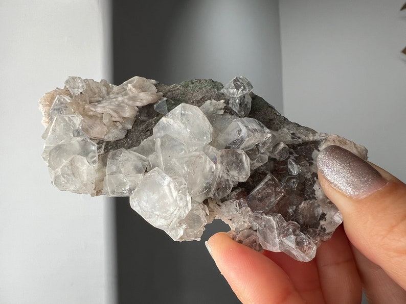 Raw Natural Crystal Stand White Apophyllite Stilbite Quartz Brass ...
