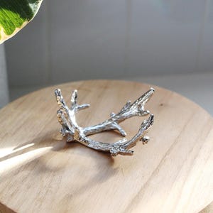 Gemstone Display Stand Nature Steel Crystal Stand Meditation Room Decor ...