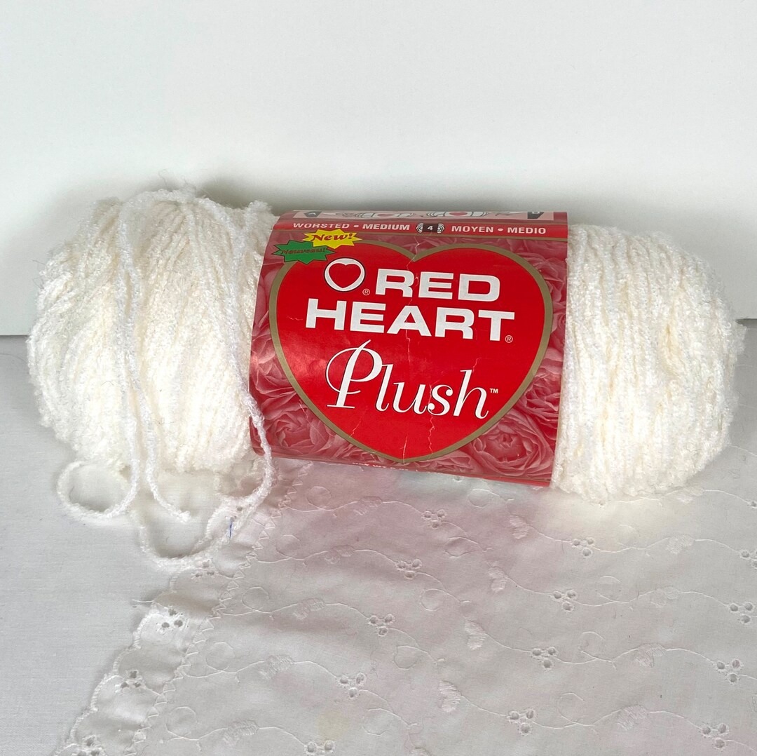 1 Skein Red Heart Plush Yard in White, 6oz/170g, 278y/254m, Medium 4 ...