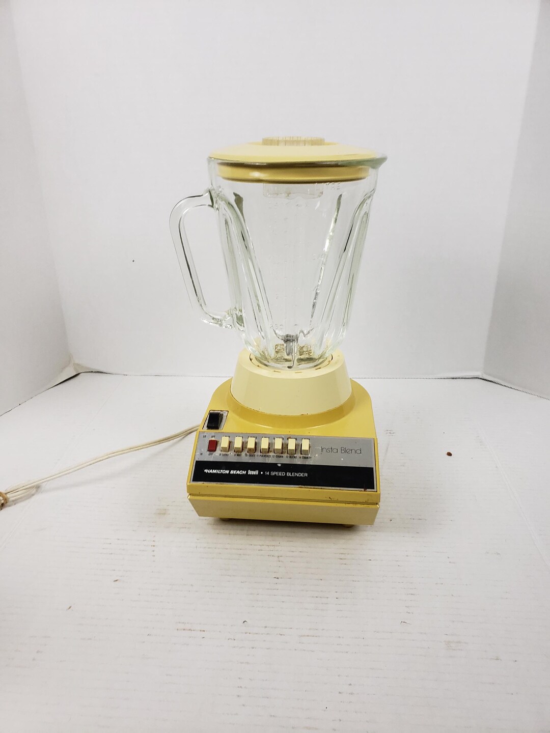 Vintage Hamilton Beach Scovill Model 640-2 Vintage Yellow 14 Speed ...