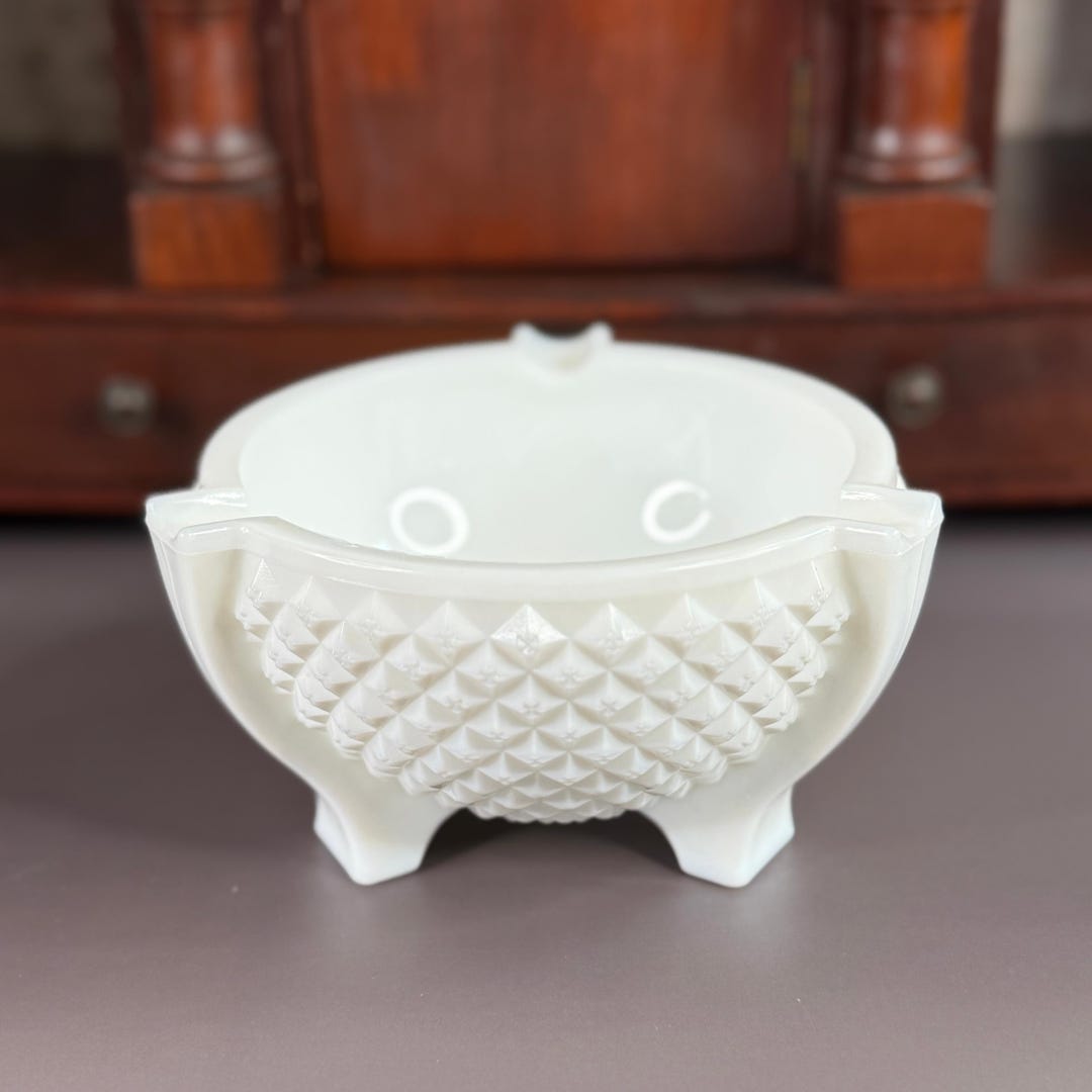 LE Smith Diamond Point Milk Glass Trinket Dish - Vintage Home Decor - Etsy