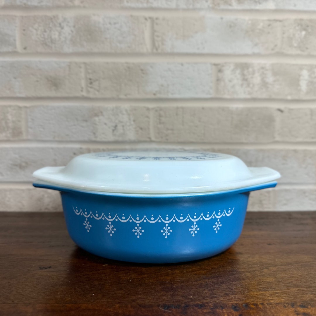 Vintage Pyrex Blue Snowflake Garland 1.5 Qt Casserole Dish - Vintage ...
