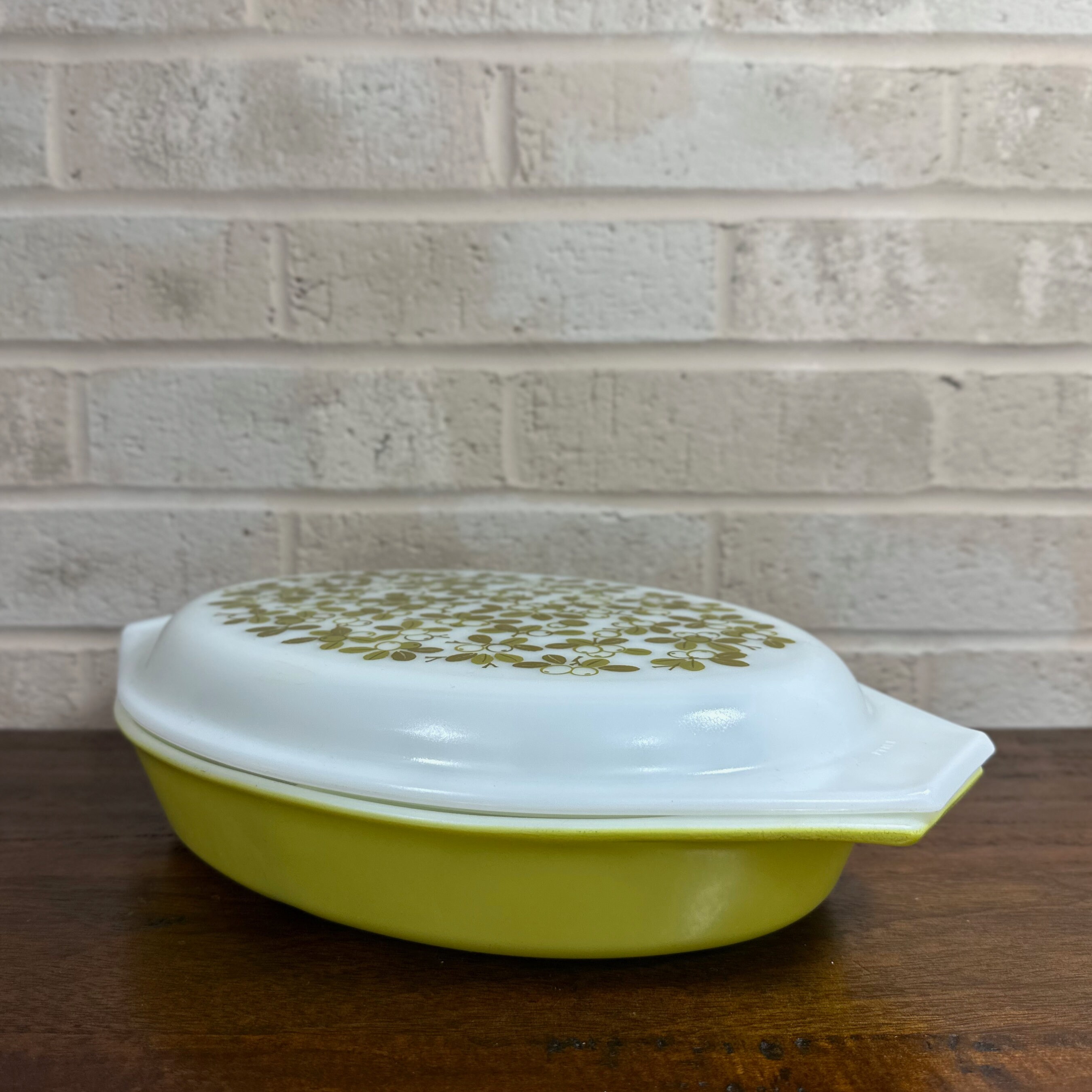 Pyrex Verde Olive Sectioned Casserole Dish Vintage 1.5 Qt Green Kitchen ...