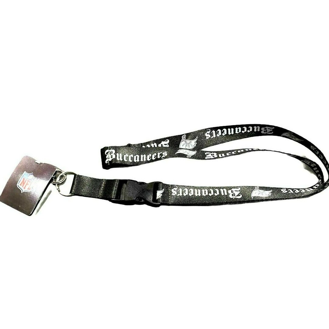 Tampa Bay Buccaneers Old English Style Lanyard Keychain Key Ring W ...