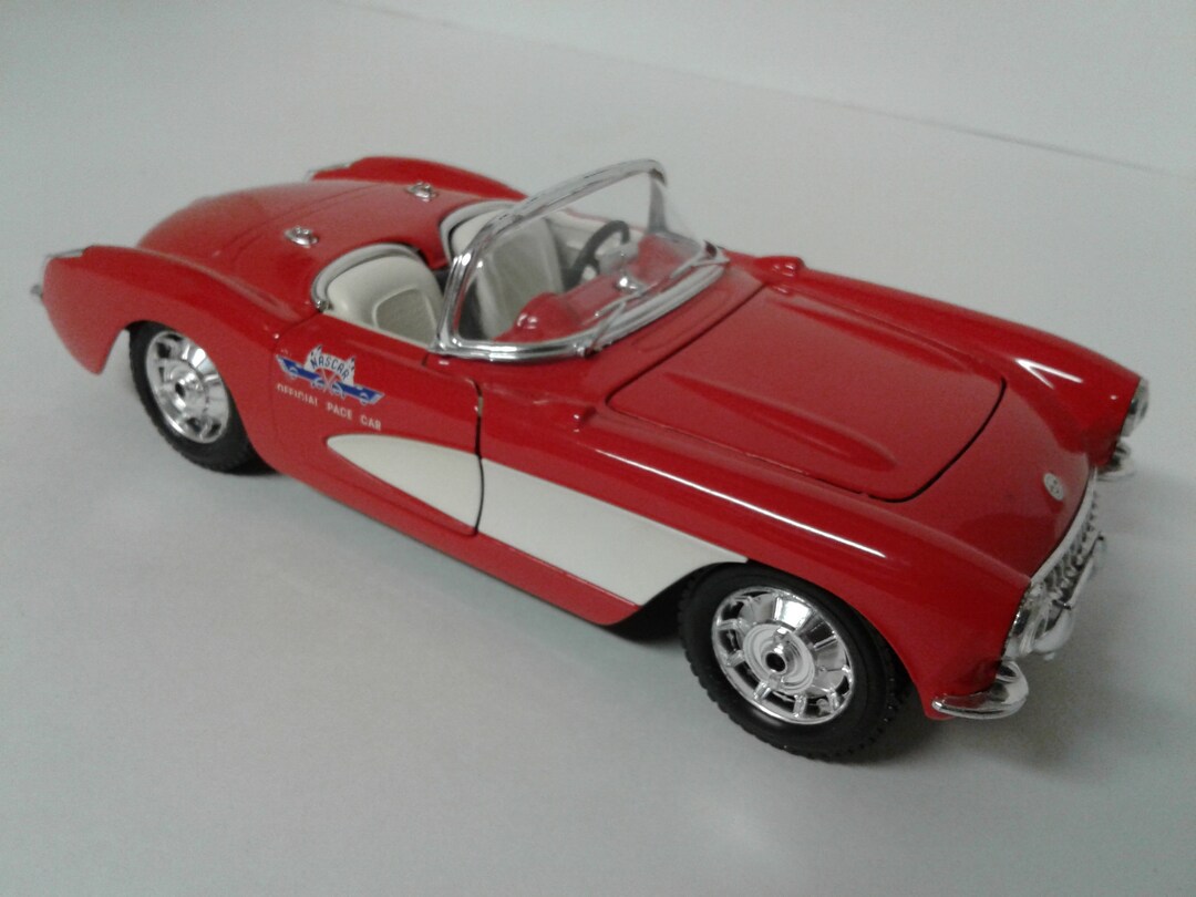 Burago 1957 Red Chevrolet Corvette Die Cast 1/24 Scale - Etsy