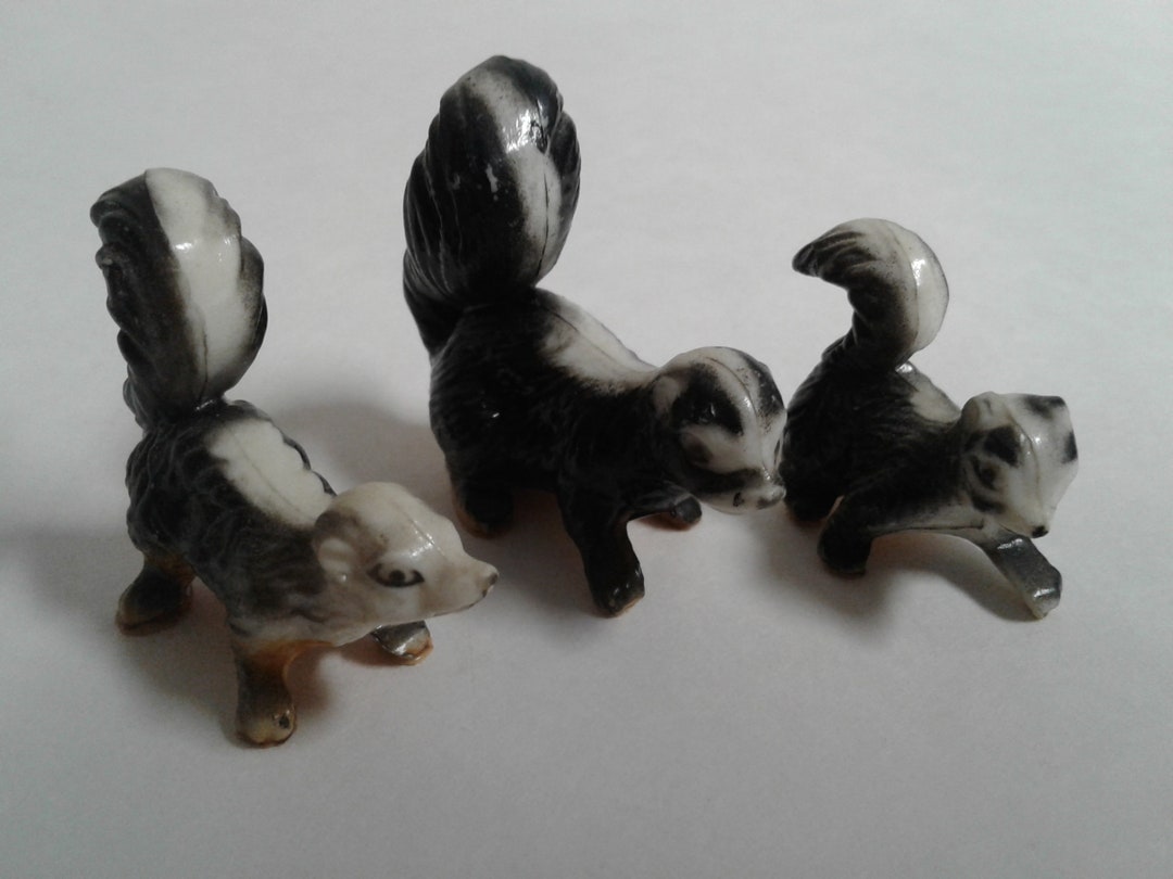 Lot of 3 - Miniature Skunk Family Figurines - Etsy