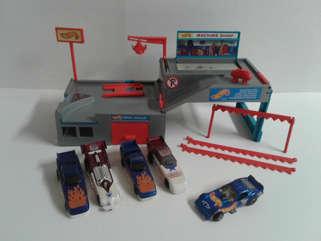 Vintage Hot Wheels Sto Go Custom Car Center Playset With 5 Cars