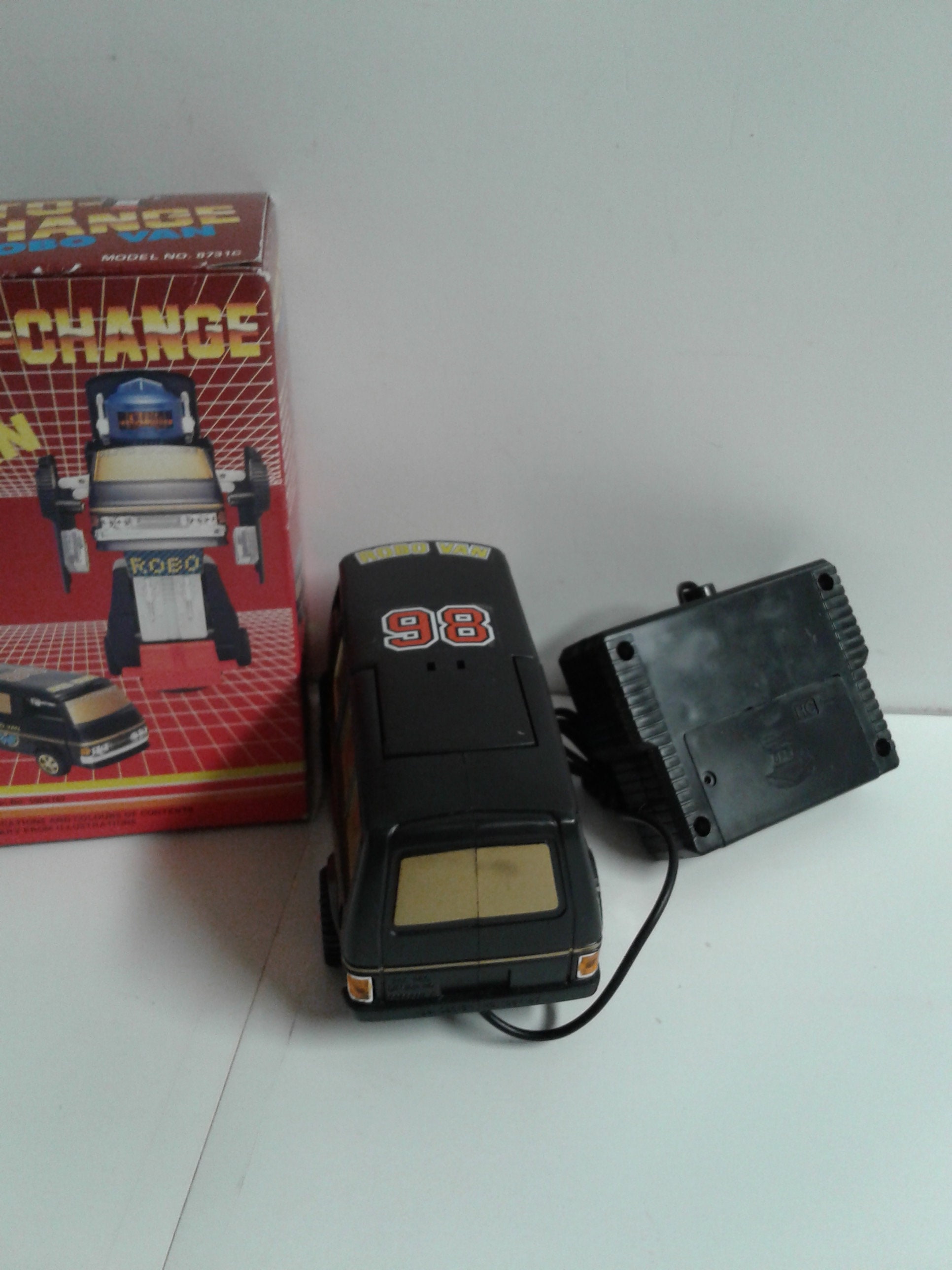 Auto Change ROBO VAN Robot Transformer Boxed Model No. 8731C Vintage ...