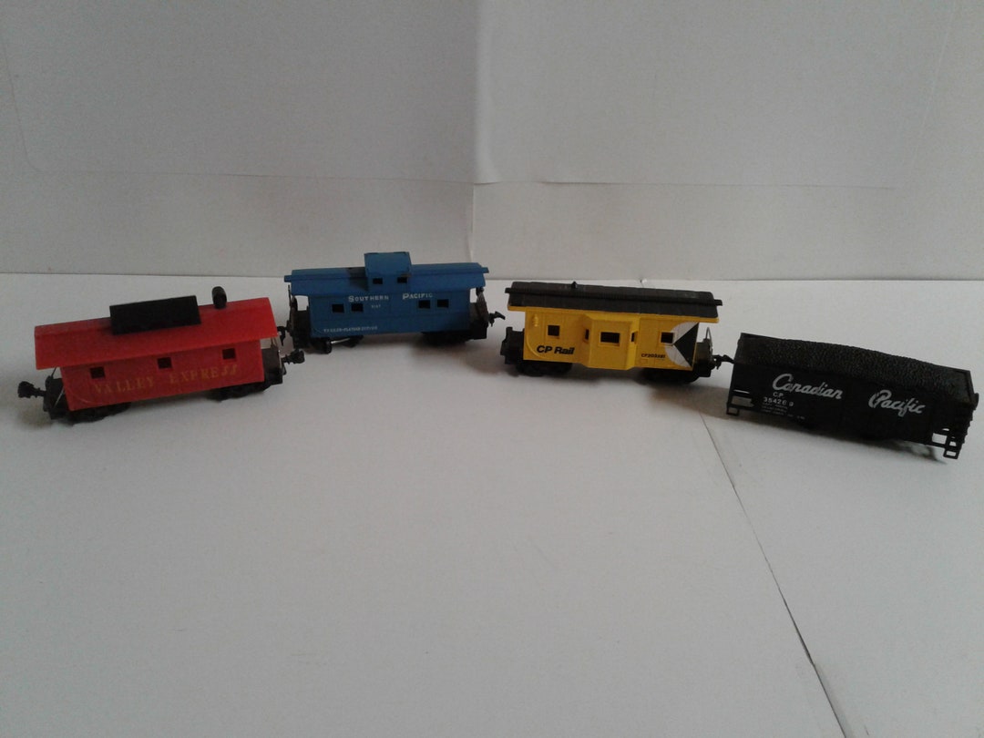Lot of 4 Vintage HO Scale Train Box Cars - Etsy