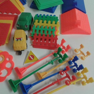 Vintage Plastic Building Blocks Toy Set: 66 Piece Educational ...