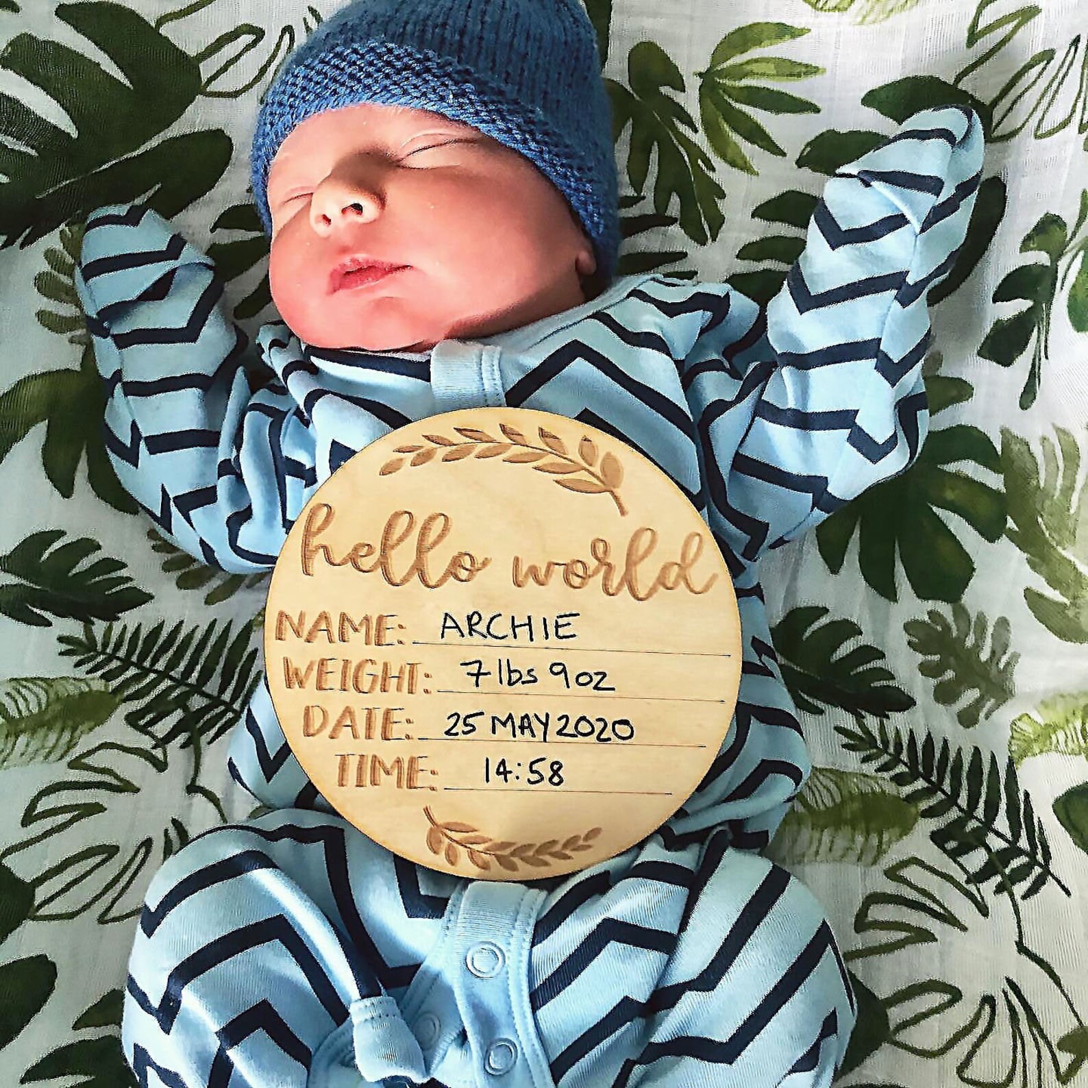 Hello World Baby Announcement Plaque Disc Keepsake With Pen - Etsy UK