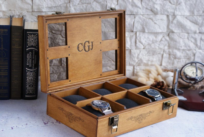 Custom 6-slot Watch Box in Vintage Style, Family Crest Design, Design ...