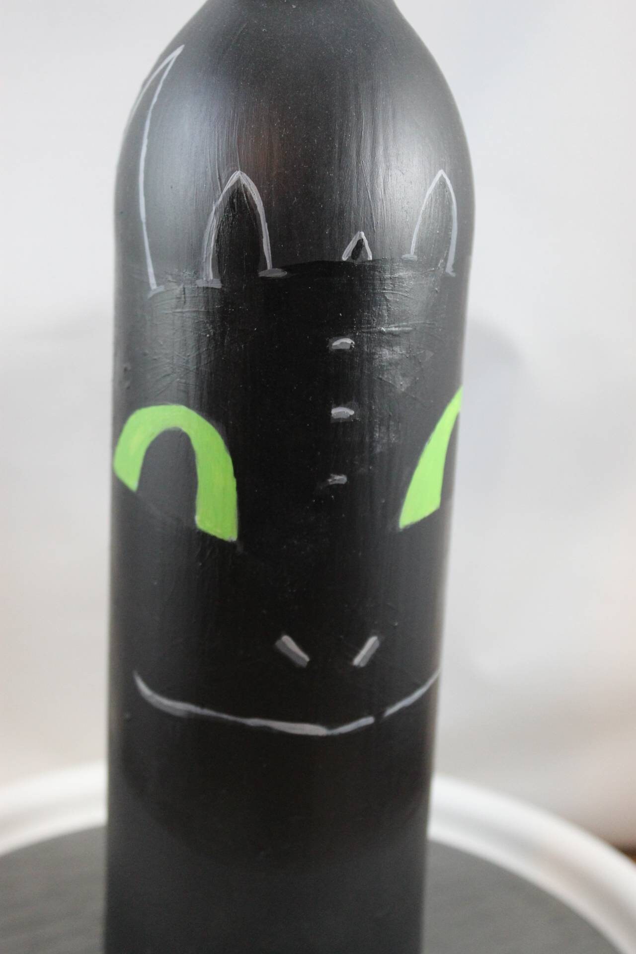 Toothless Dragon decorative bottle - Etsy.de