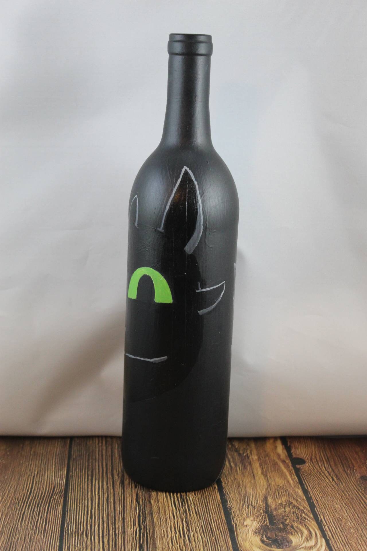 Toothless Dragon decorative bottle - Etsy.de