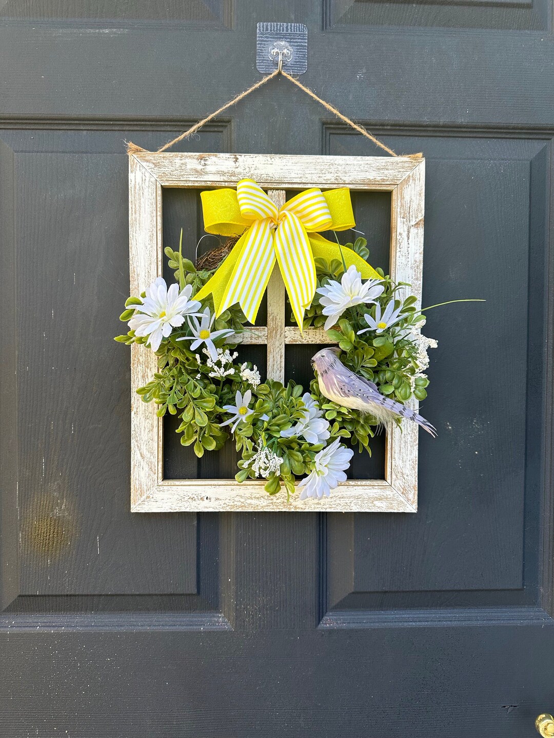 Daisy Wreath, April Birth Flower, Wall Hanging, Home Decor - Etsy