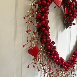 Valentine Berry Heart Wreath, Red and White Berries on Grapevine Base ...