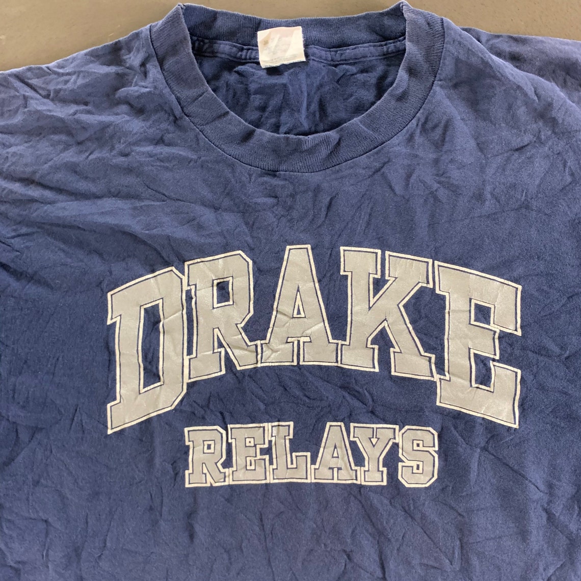 Vintage 1990s Drake University T-shirt size XL | Etsy