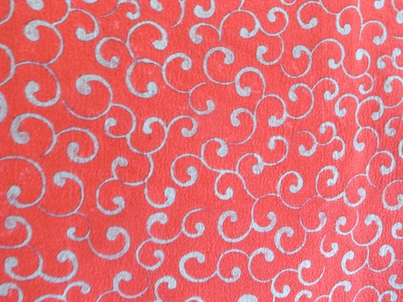 Antique silk kimono with karakusa pattern, 146cm - Ki… - Gem