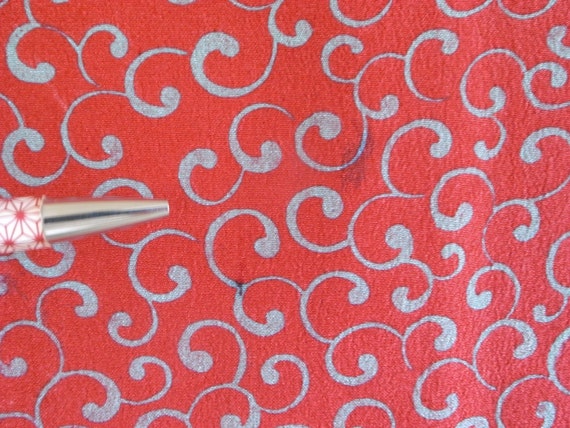 Antique silk kimono with karakusa pattern, 146cm - Ki… - Gem