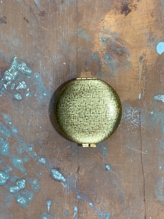 Revlon Love Pat Gold Compact - Gem