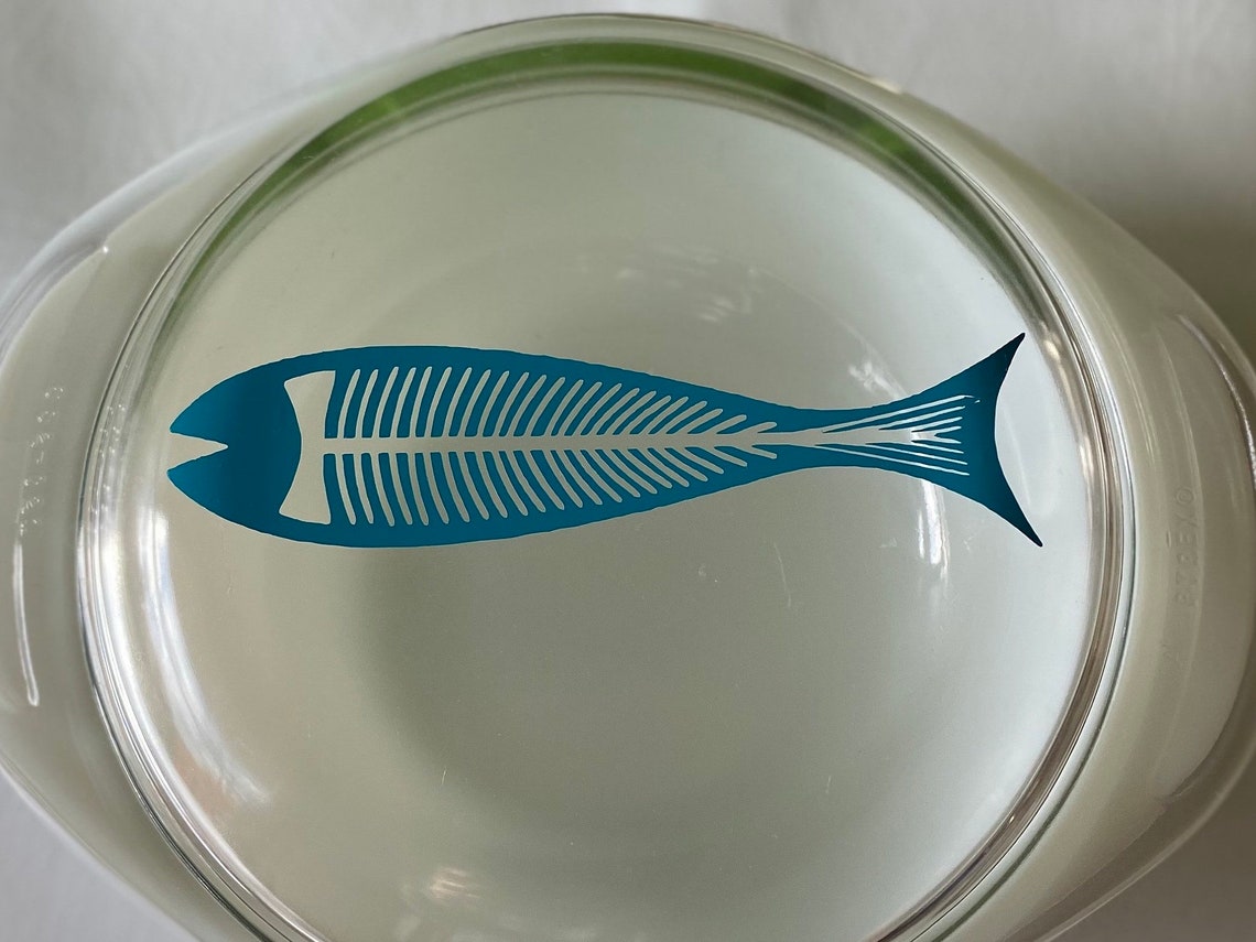 Pyrex FISH DISH Vinyl Decal - Etsy