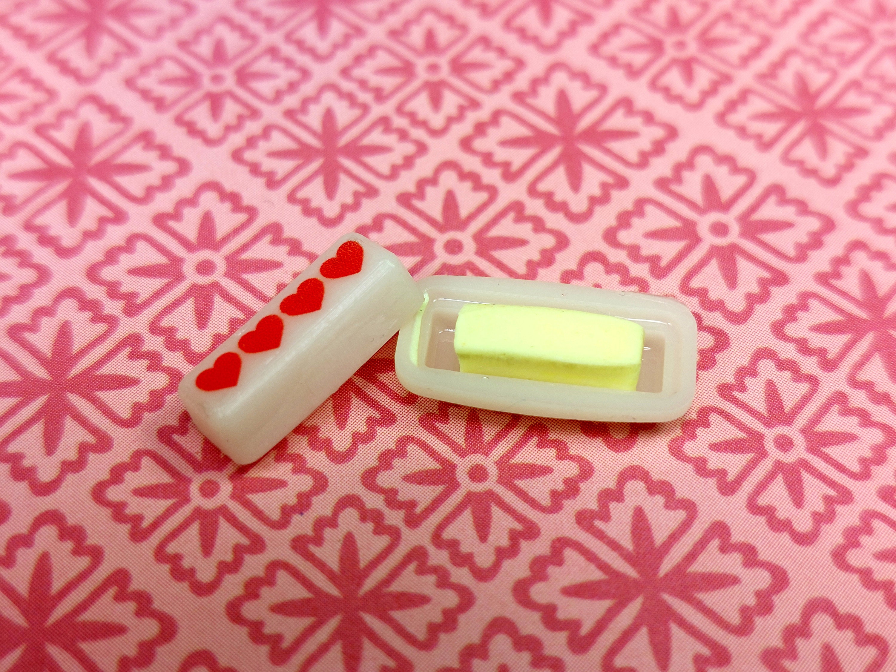 Pyrex Inspired Hearts Bakeware - 1:12 Scale Dollhouse Miniature - Etsy