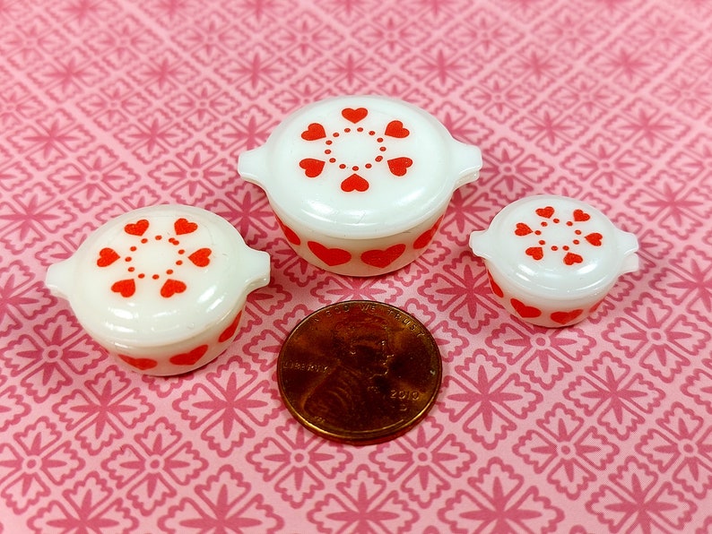Pyrex Inspired Hearts Bakeware - 1:12 Scale Dollhouse Miniature - Etsy