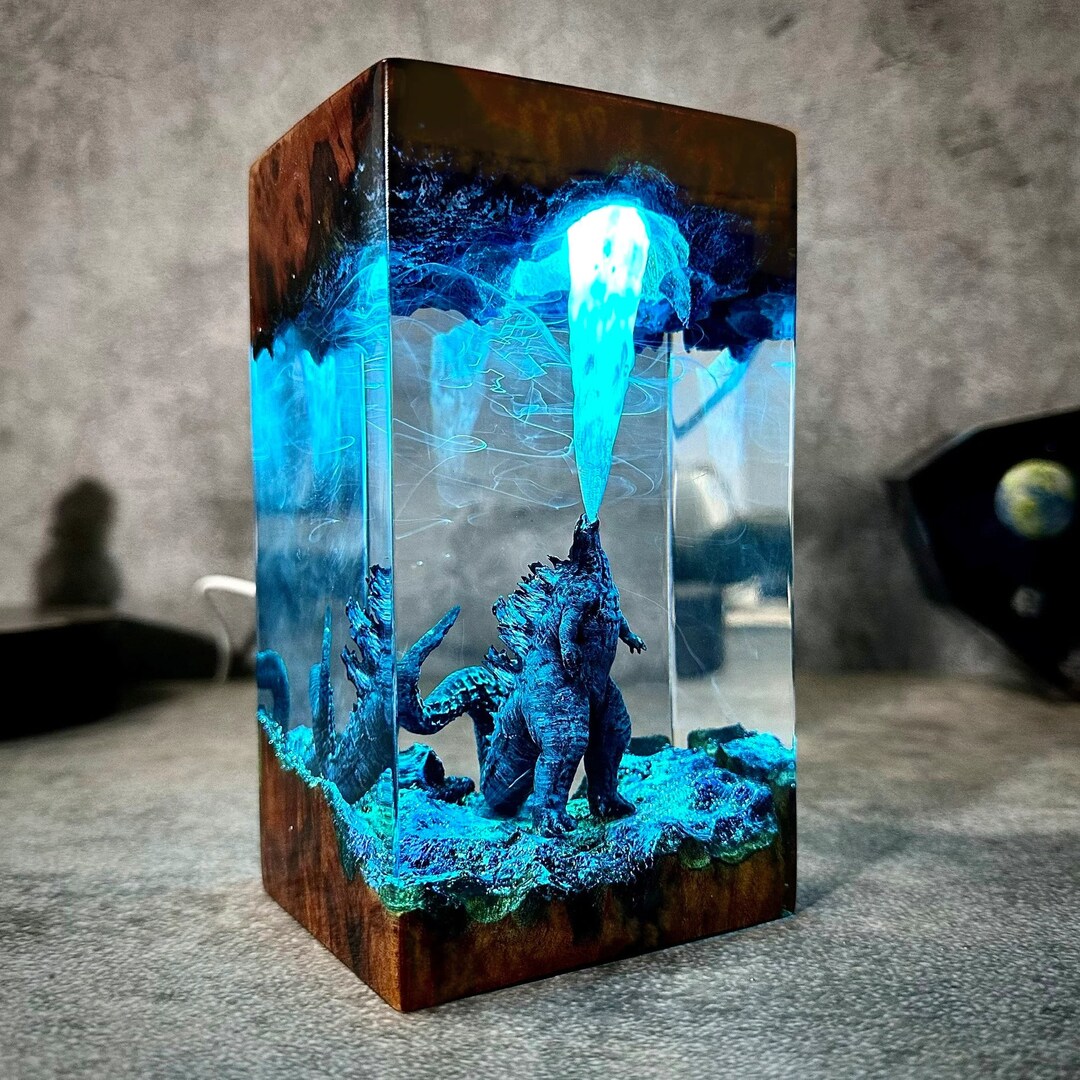 Godzilla Monster Resin Lamp, Diorama Resin Epoxy, Handmade Gifts ...