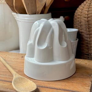 Vintage White Pottery Pudding Jello Mold Graham Kerr Galloping Gourmet ...