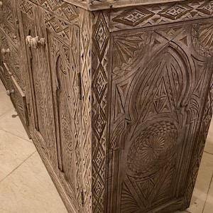 This is the Missing Piece for Your Bedroom or Living Room Tv African ...