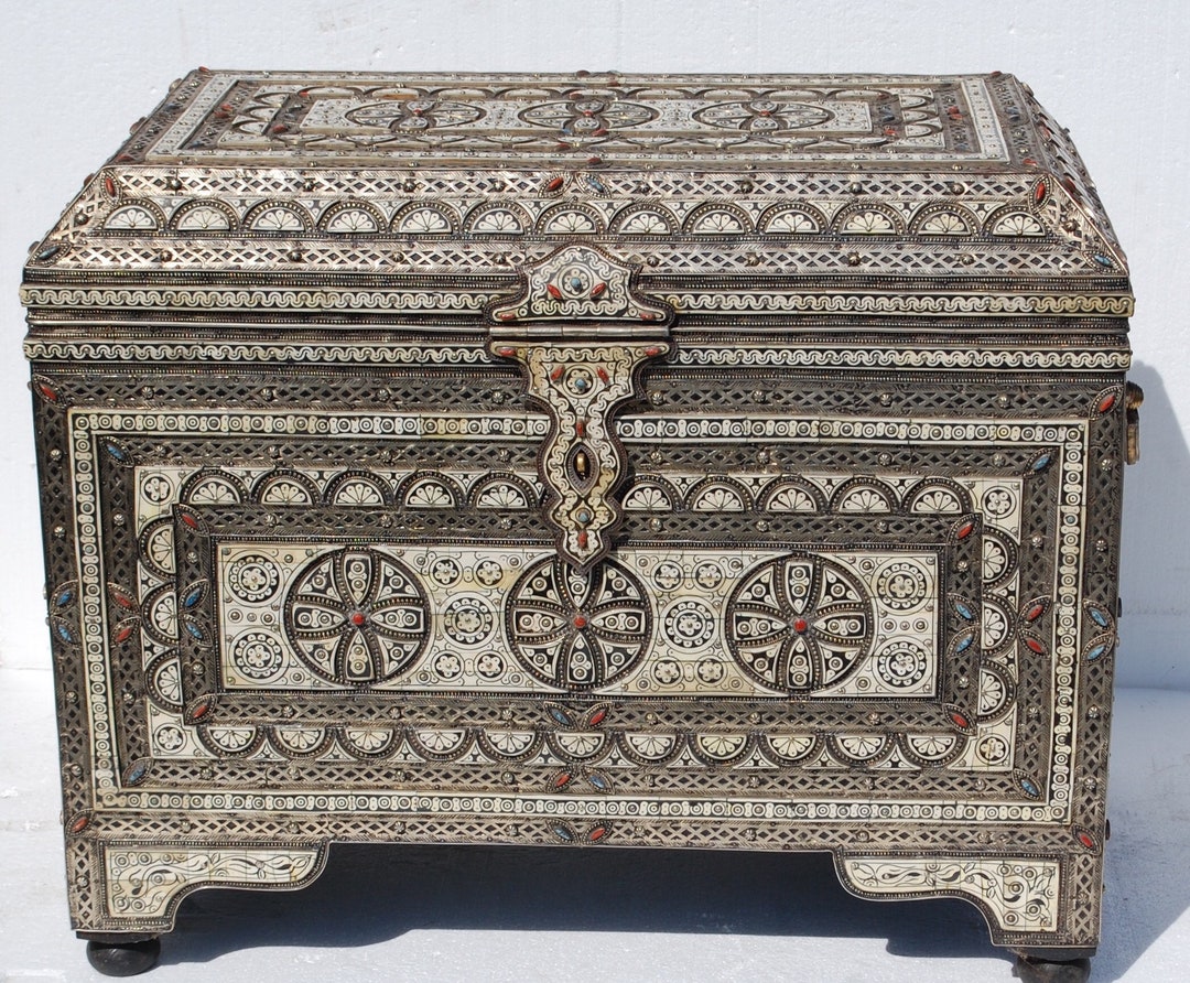 Royal Vintage White Bone Inlay Chest Bedroom Trunk Moroccan Furniture ...