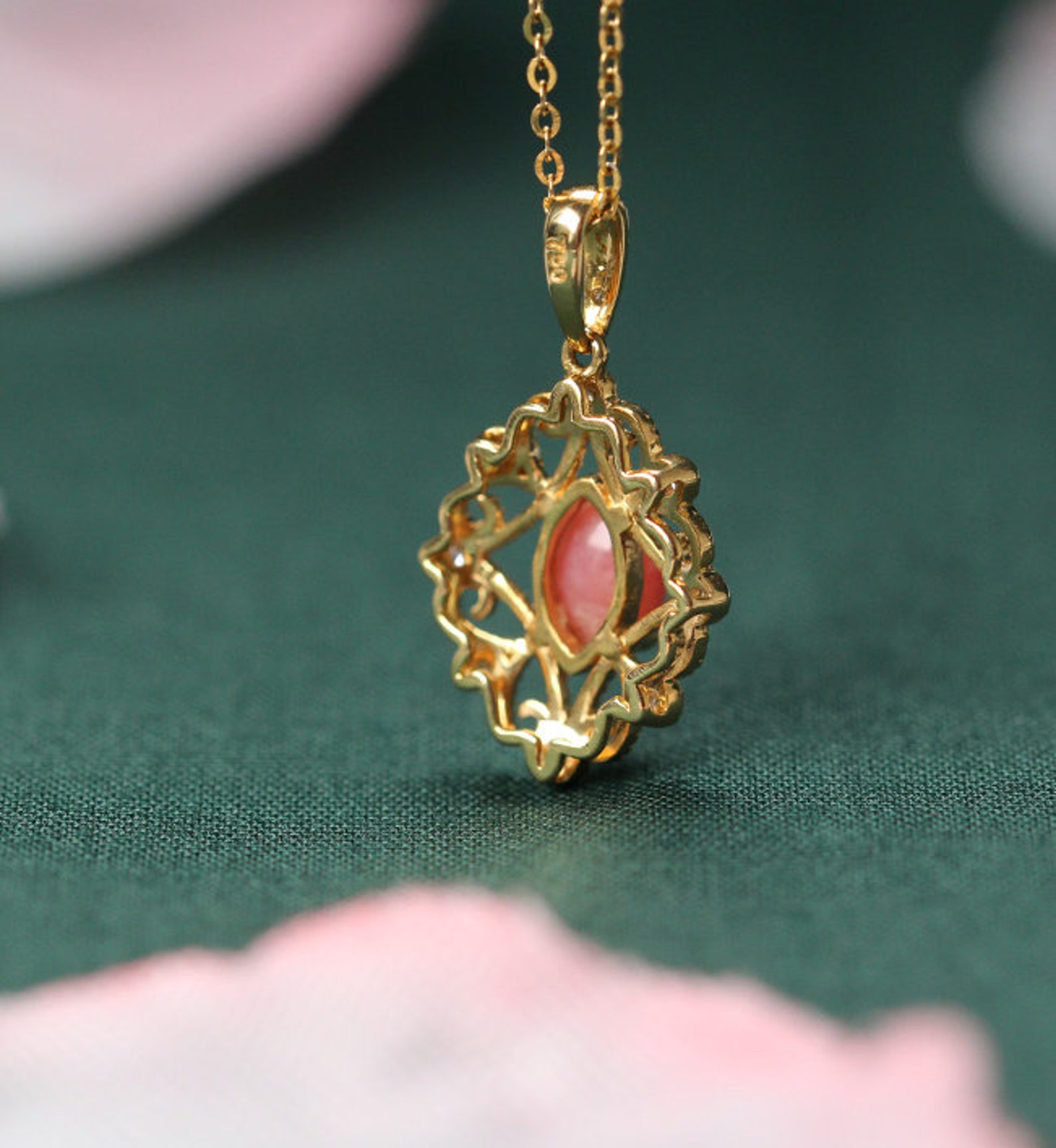 Queen Conch Pearl Necklace 18K Solid Yellow Gold Bespoke - Etsy