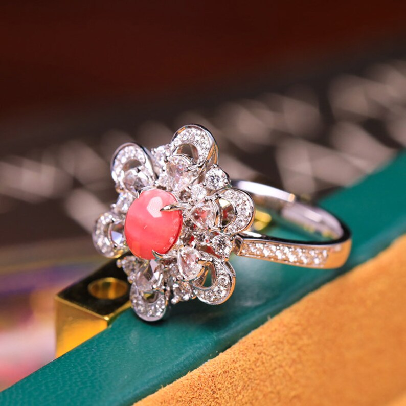 Flower Two-way Queen Conch Pearl & White Diamond Necklace - Etsy