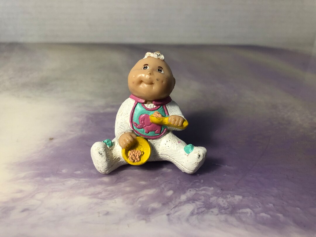 Vintage Cabbage Patch Girl PVC Figure Baby With Bottle Rare Vintage ...