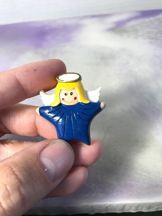 Vintage Angel Christmas Themed Lapel Pin Rare Vinta Gem