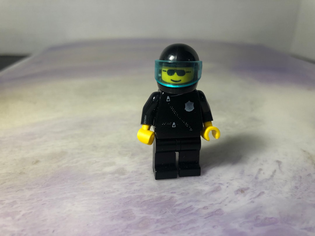 Vintage 1980's Lego Town / City Figure Police Officer Vintage Lego Set ...