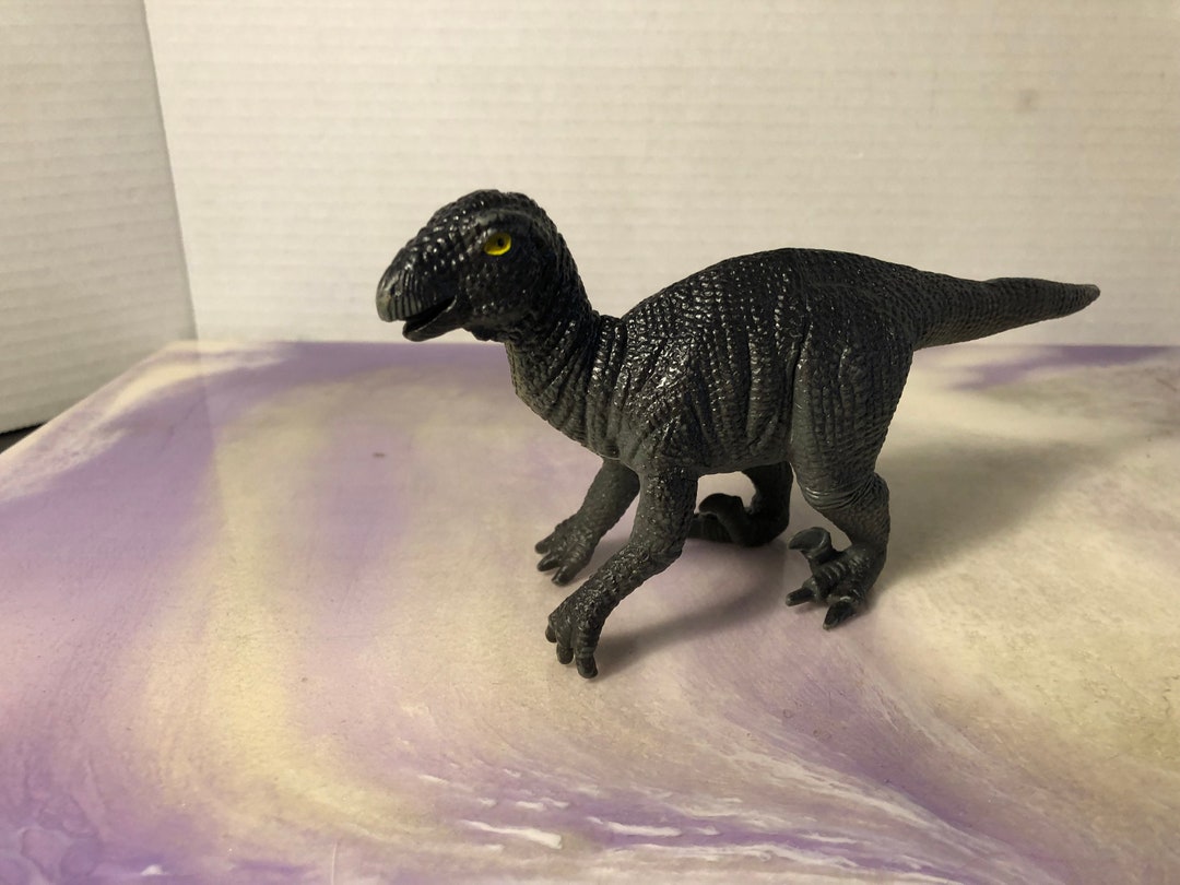 Vintage Black Velociraptor PVC Cake Topper / Figure Raptor Dinosaur ...