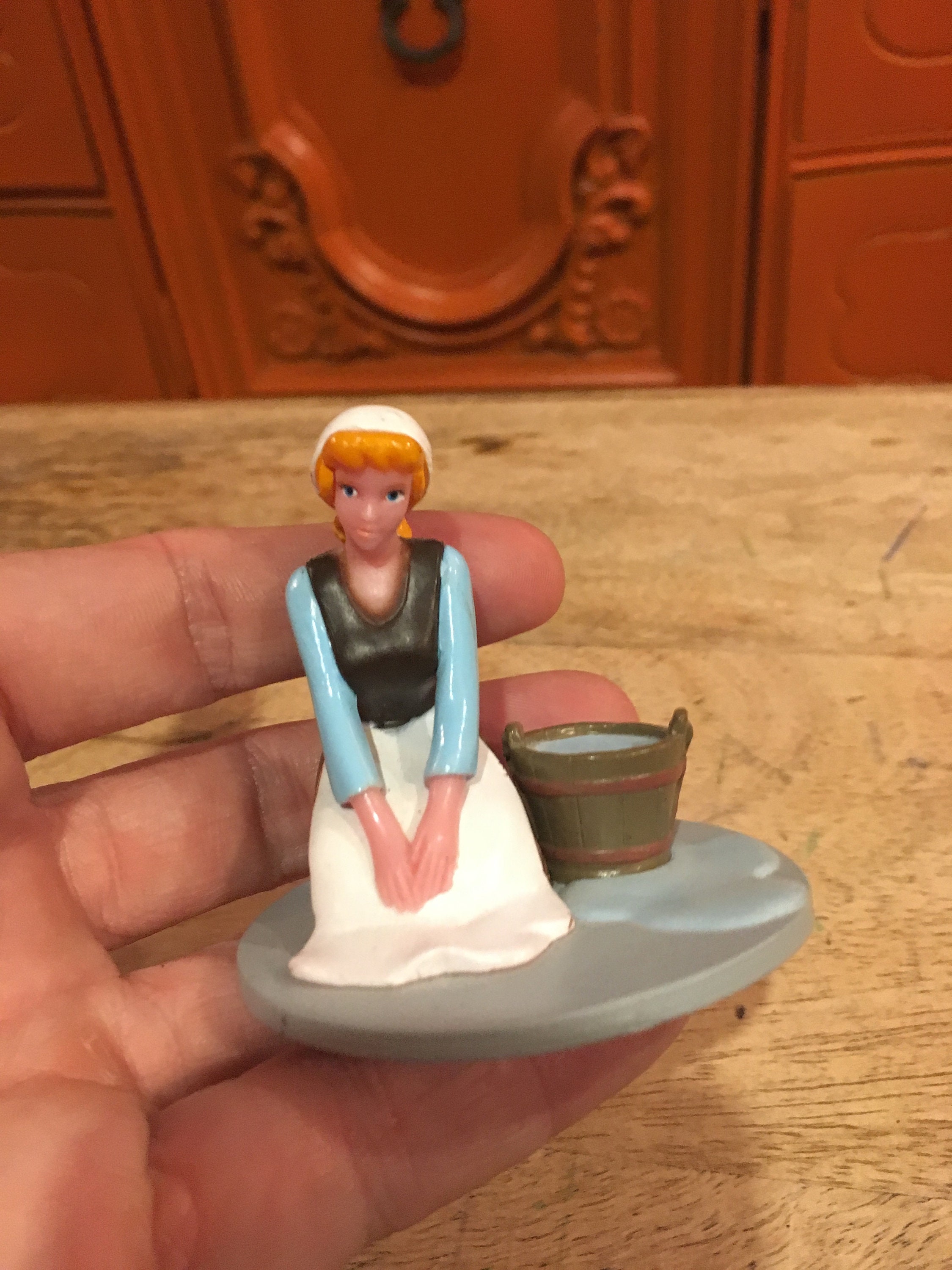 Cinderella Disney Cleaning