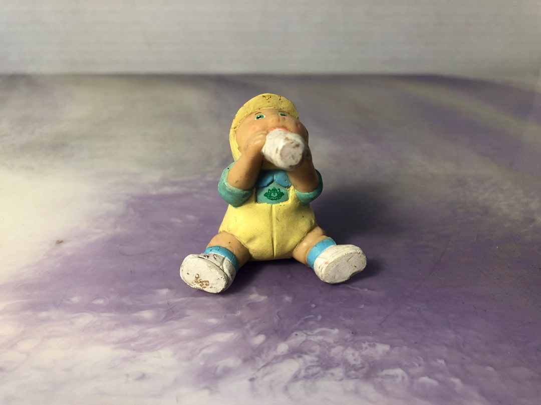 Vintage Cabbage Patch Girl PVC Figure Baby With Bottle Rare Vintage ...
