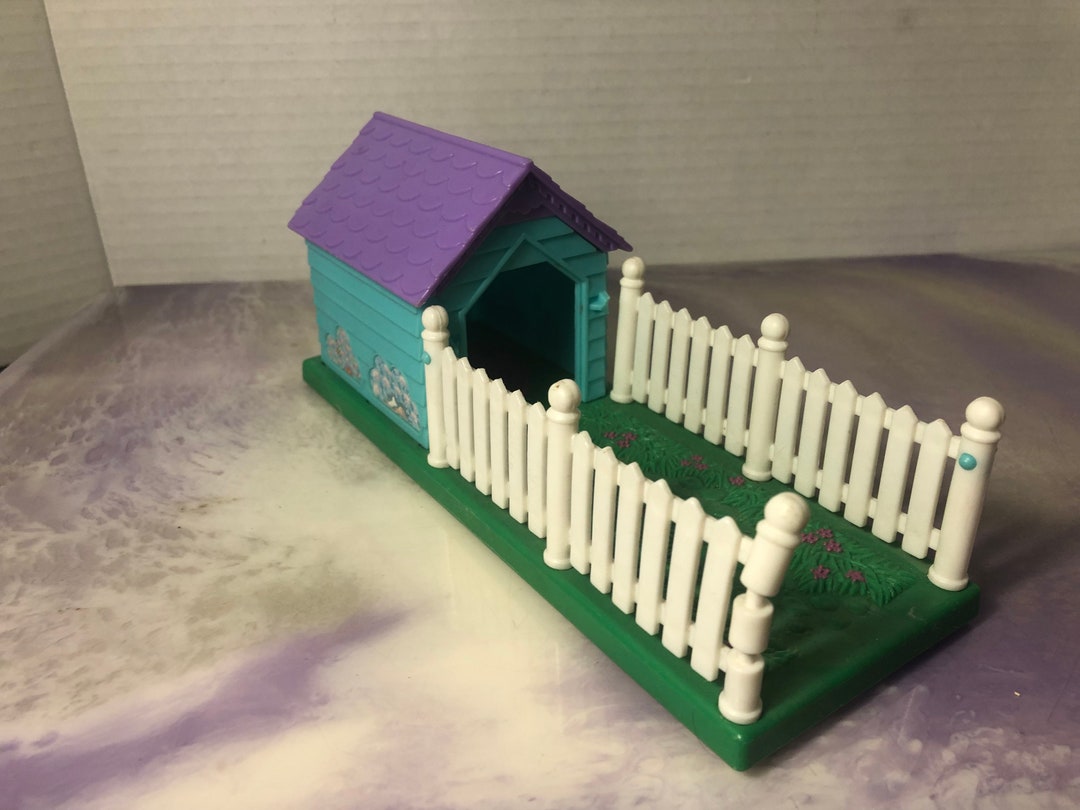 Vintage 1992 Kenner Toys LPS My Littlest Pet-shop Puppy Pals Dog House ...